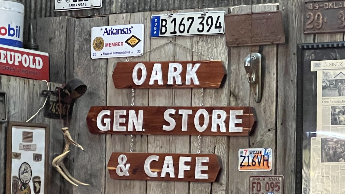 Oark Cafe – Smokey Da Van